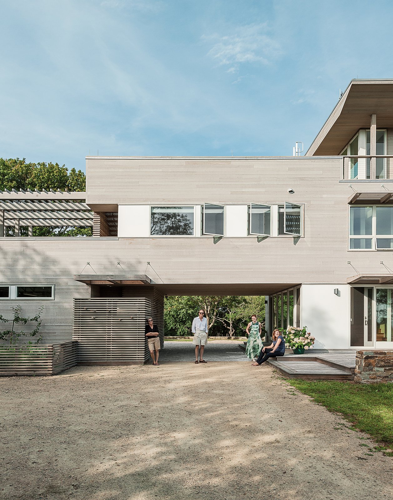 10 Coastal Prefabs that Bring Modular Housing to the Beach